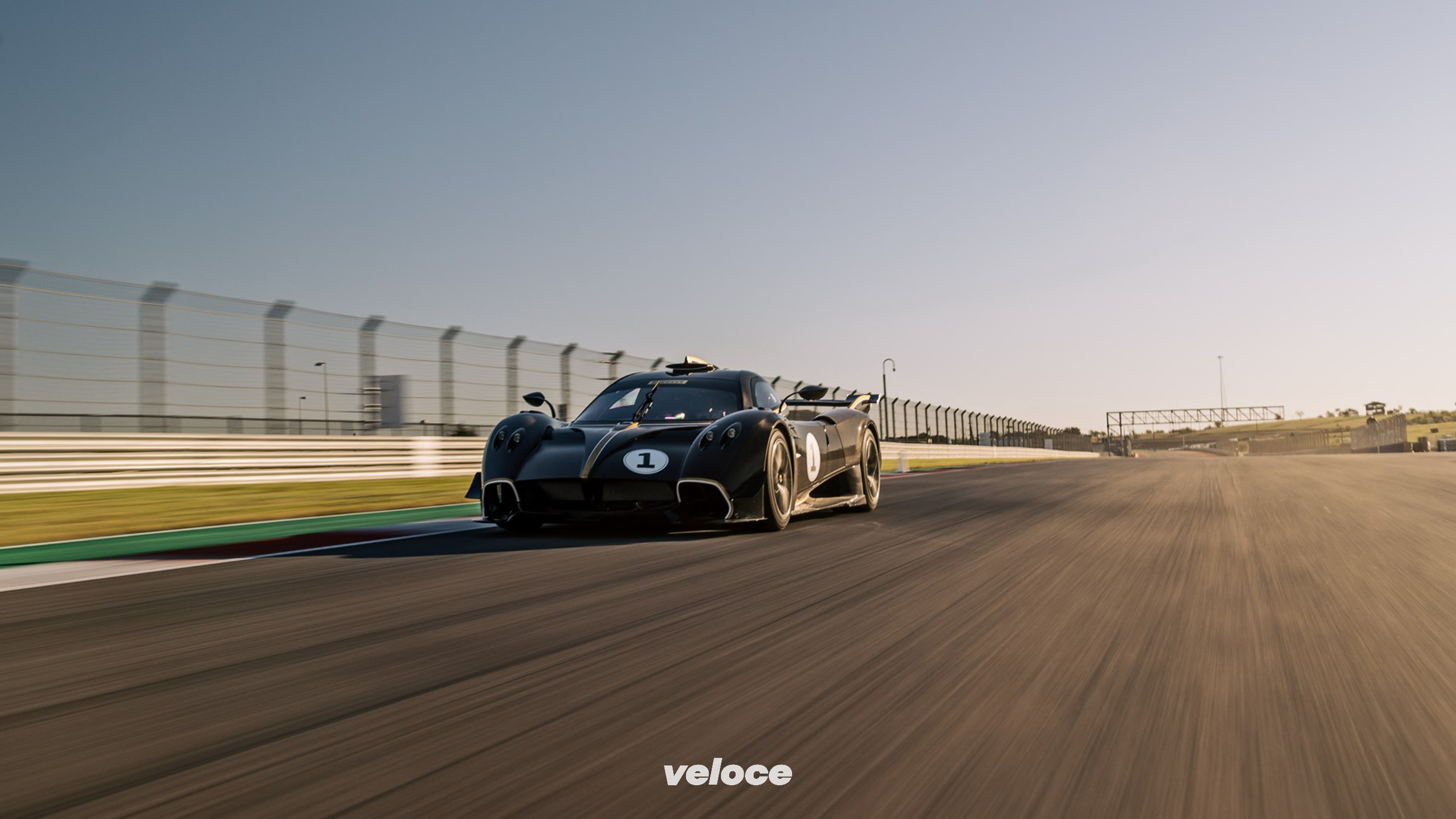 Pagani Huayra R: il sound del V12 aspirato - Veloce